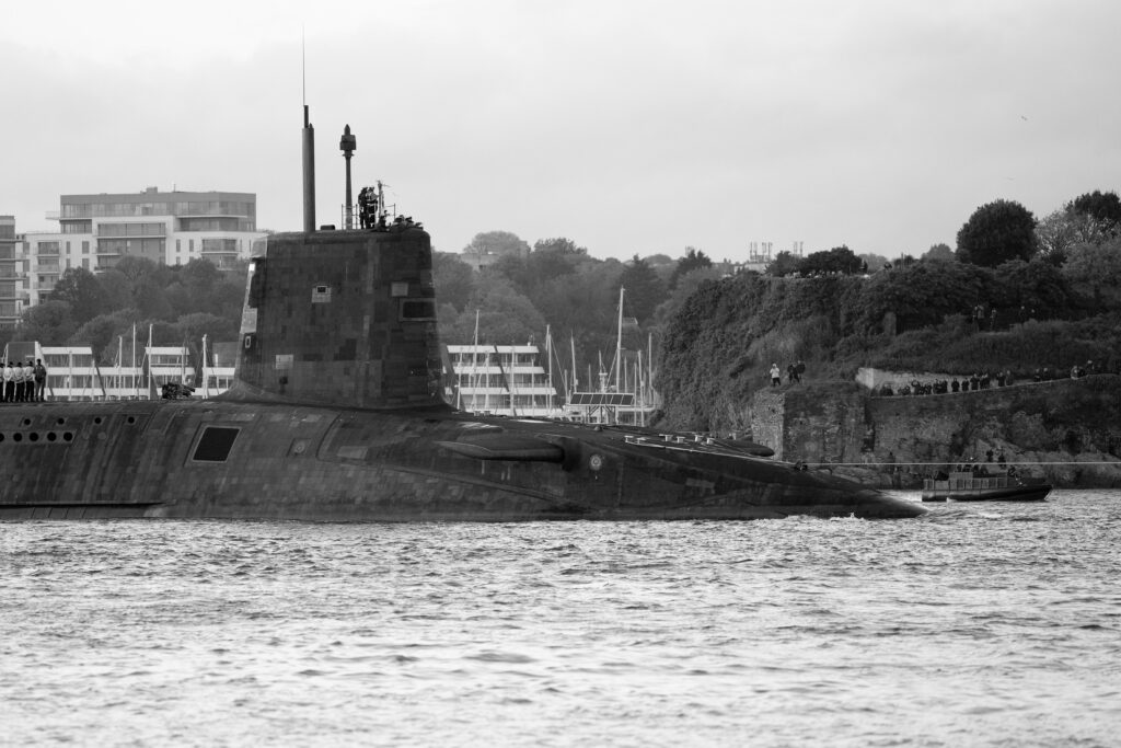 HMS Vanguard leaving HMNB Devonport - DefenceReport